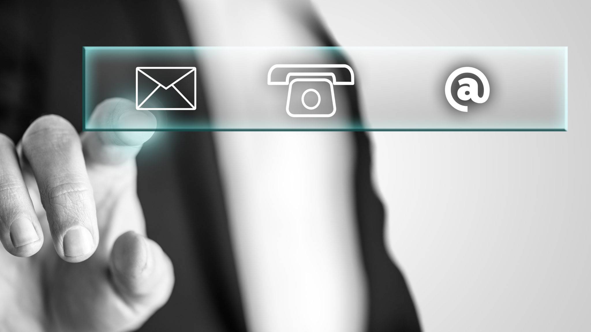 Male hand pressing with the finger on mail icon – Groupe MP Plus